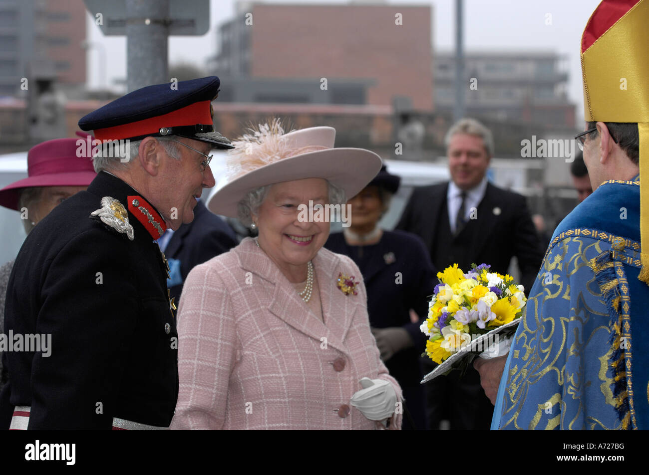 Queen at Manchester Cathedral Stock Photo - Alamy
