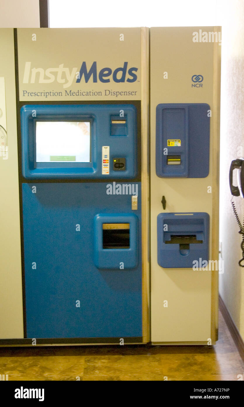 Hospital machine automatically dispenses prescription drugs. North ...