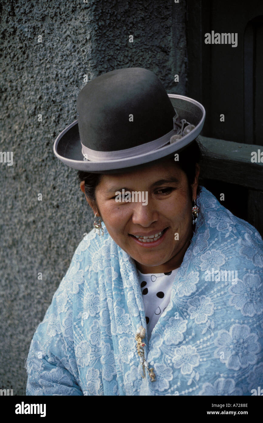 Aymara woman with bowler hat hi-res stock photography and images - Alamy