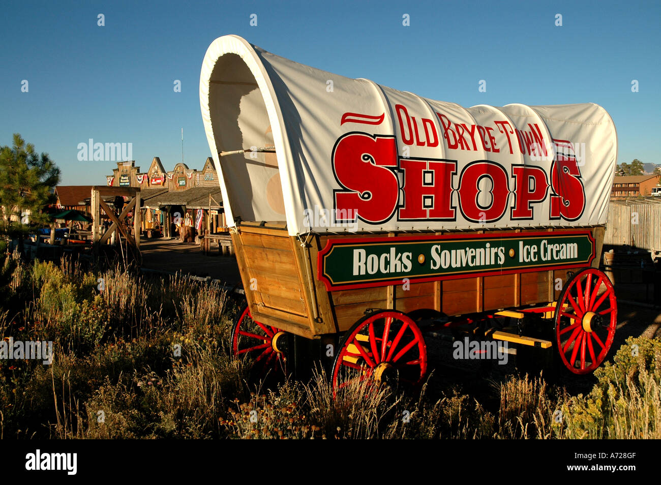 Utah rubys ruby s Old Bryce Town Shops covered wagon Stock Photo - Alamy