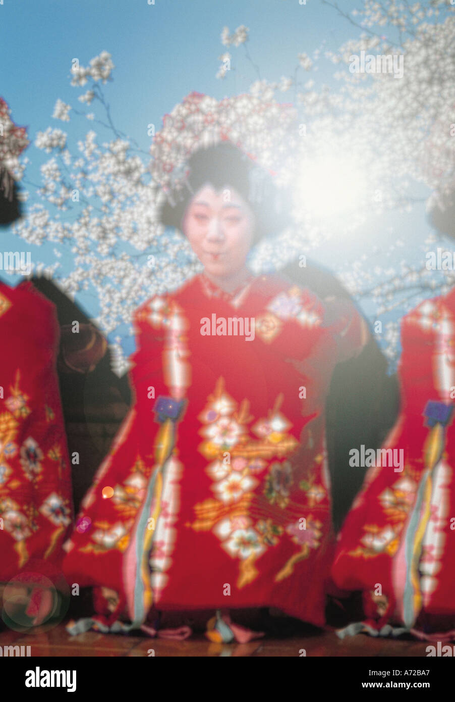 Traditional costume japan hi-res stock photography and images - Alamy