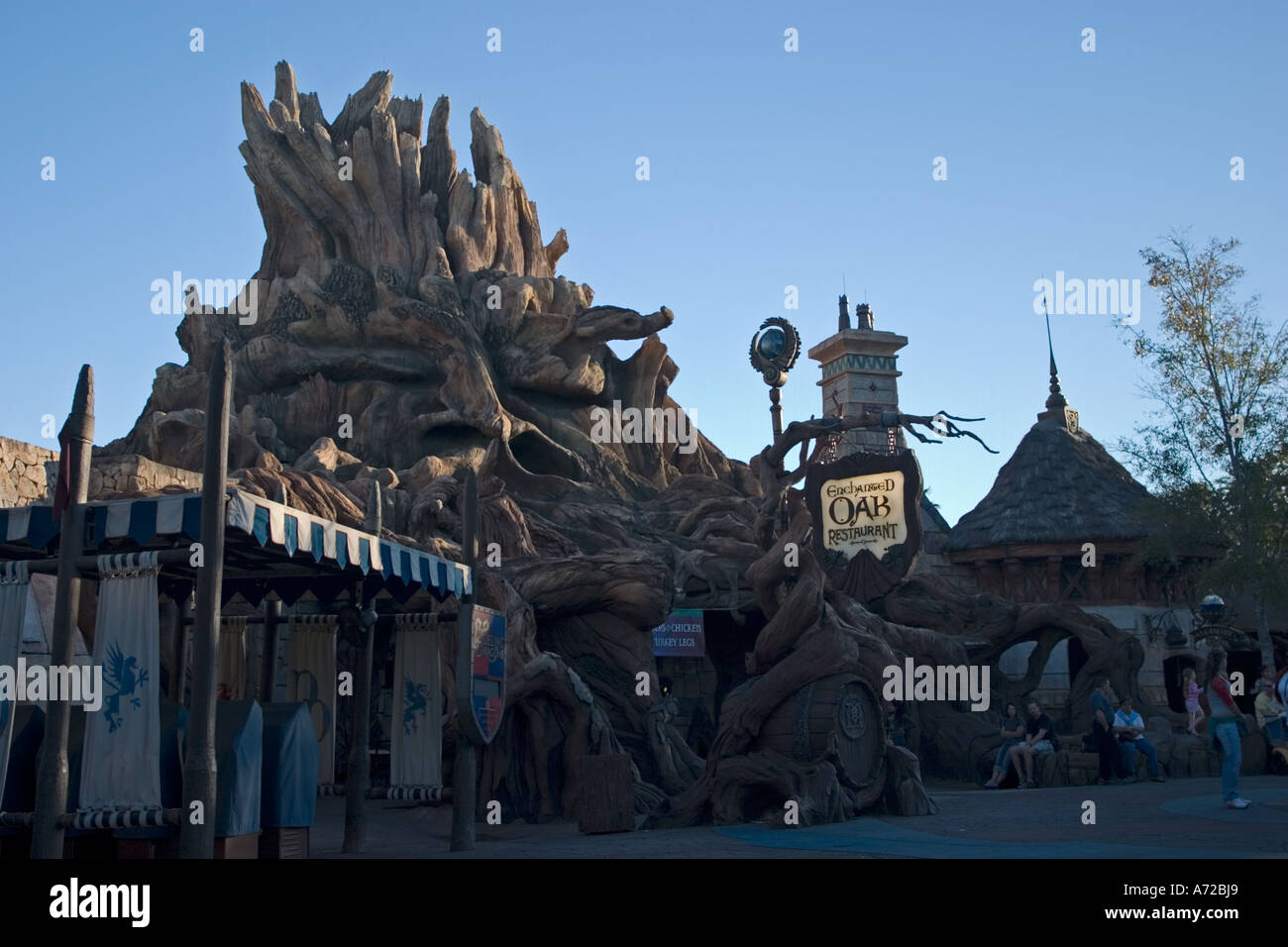 Enchanted Oak Restaurant at dusk Islands of Adventure Universal Orlando ...