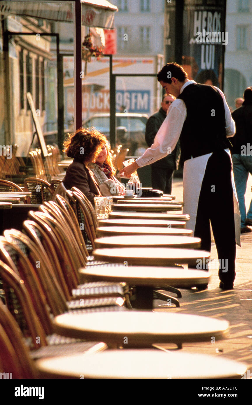 Outdoor cafe in Paris France Stock Photo - Alamy