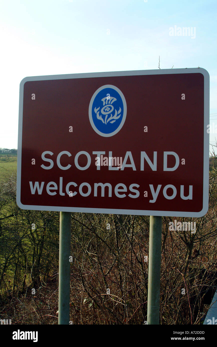 Scotland welcomes you sign hi-res stock photography and images - Alamy