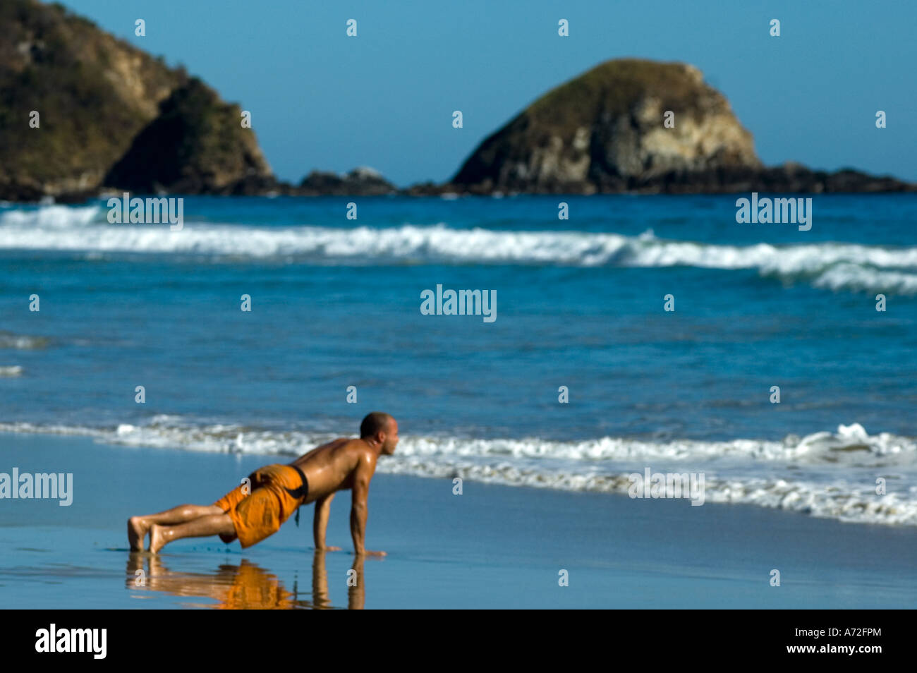 Zipolite beach oaxaca palm hi-res stock photography and images - Alamy
