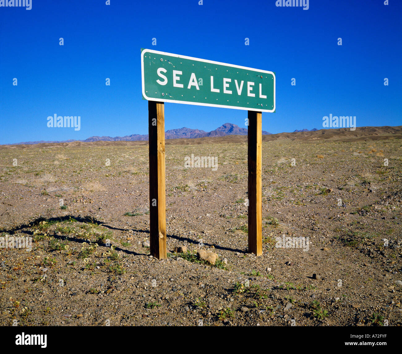 Sea level sign hi-res stock photography and images - Alamy