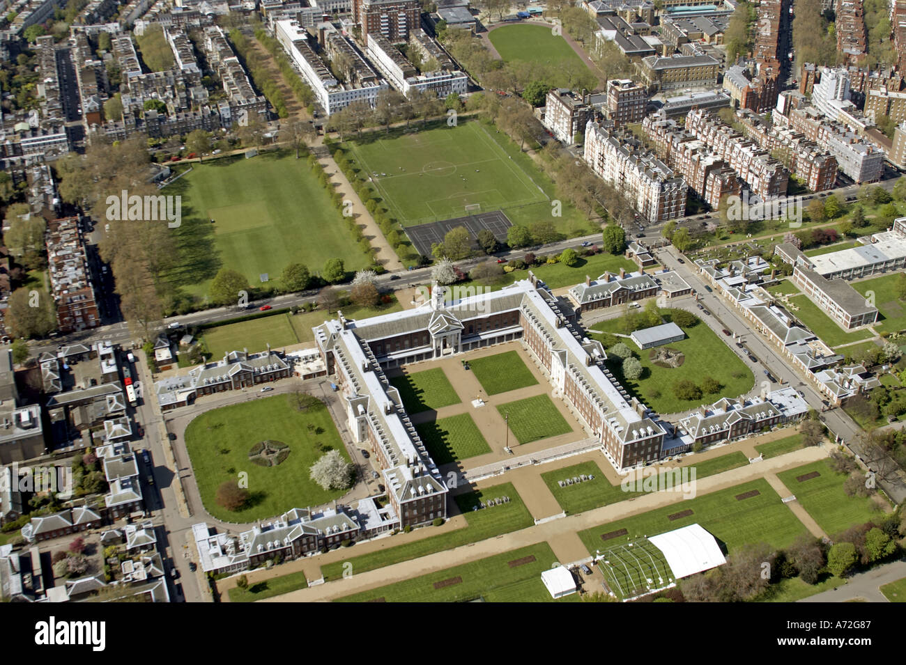 Aerial view royal hospital chelsea hi-res stock photography and images ...
