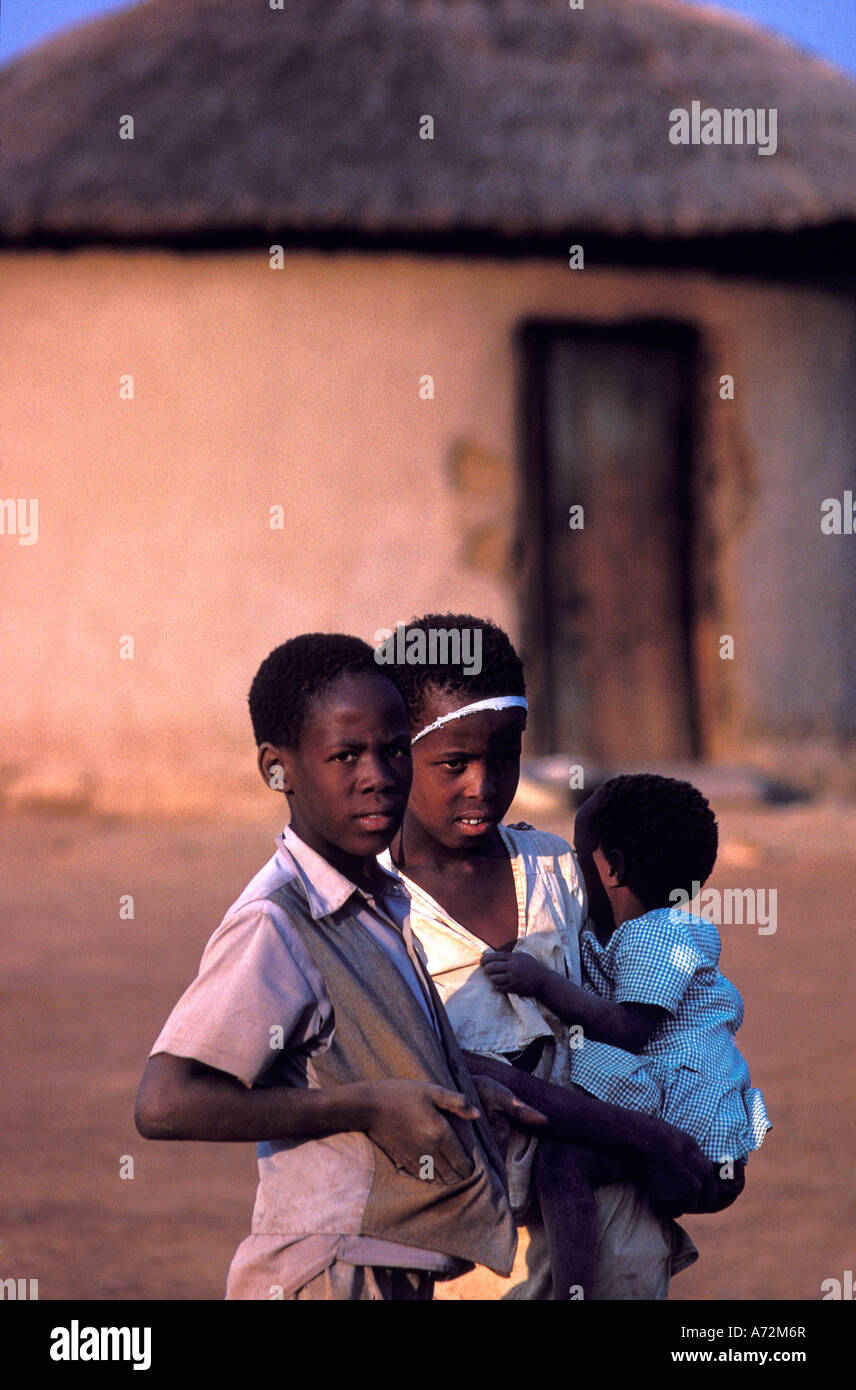 Village life zimbabwe africa hi-res stock photography and images - Alamy