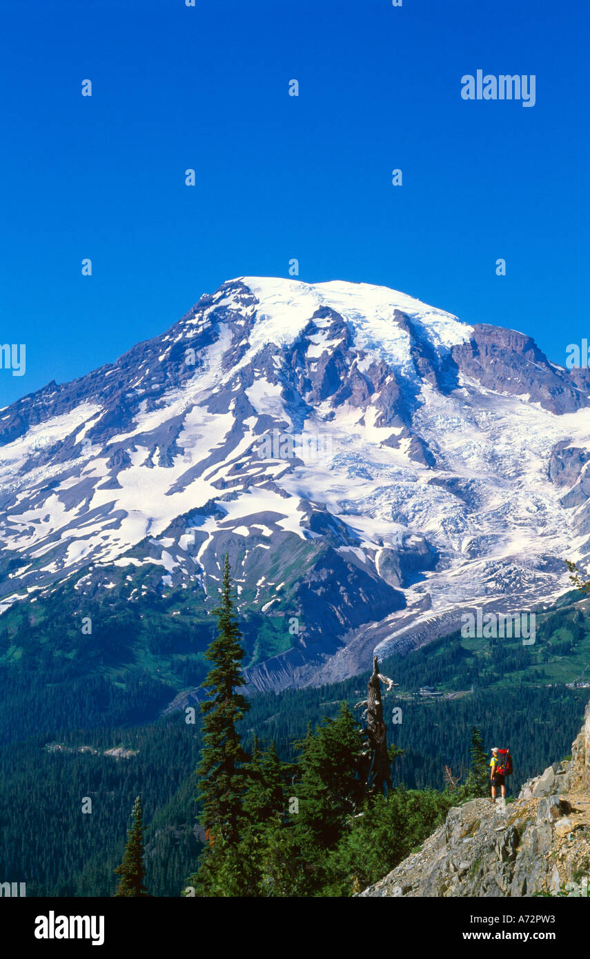Panoramic view mount rainier hi-res stock photography and images - Alamy