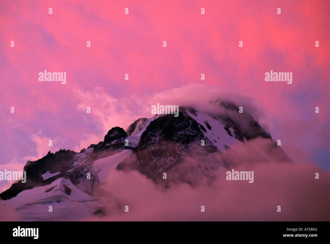 Sunset mountaintop hi-res stock photography and images - Alamy