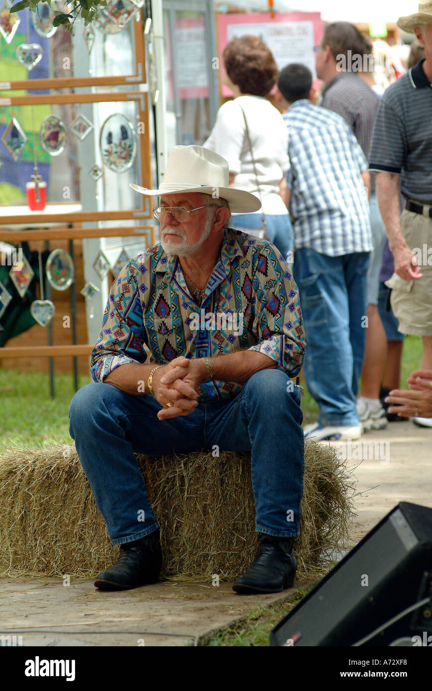 Typical texan man looking a show Stock Photo - Alamy