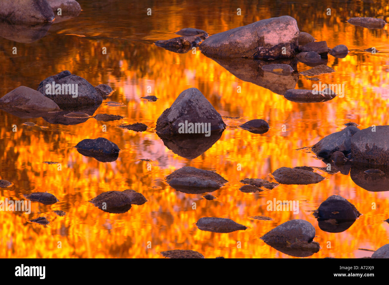 Reflections on rock hi-res stock photography and images - Alamy