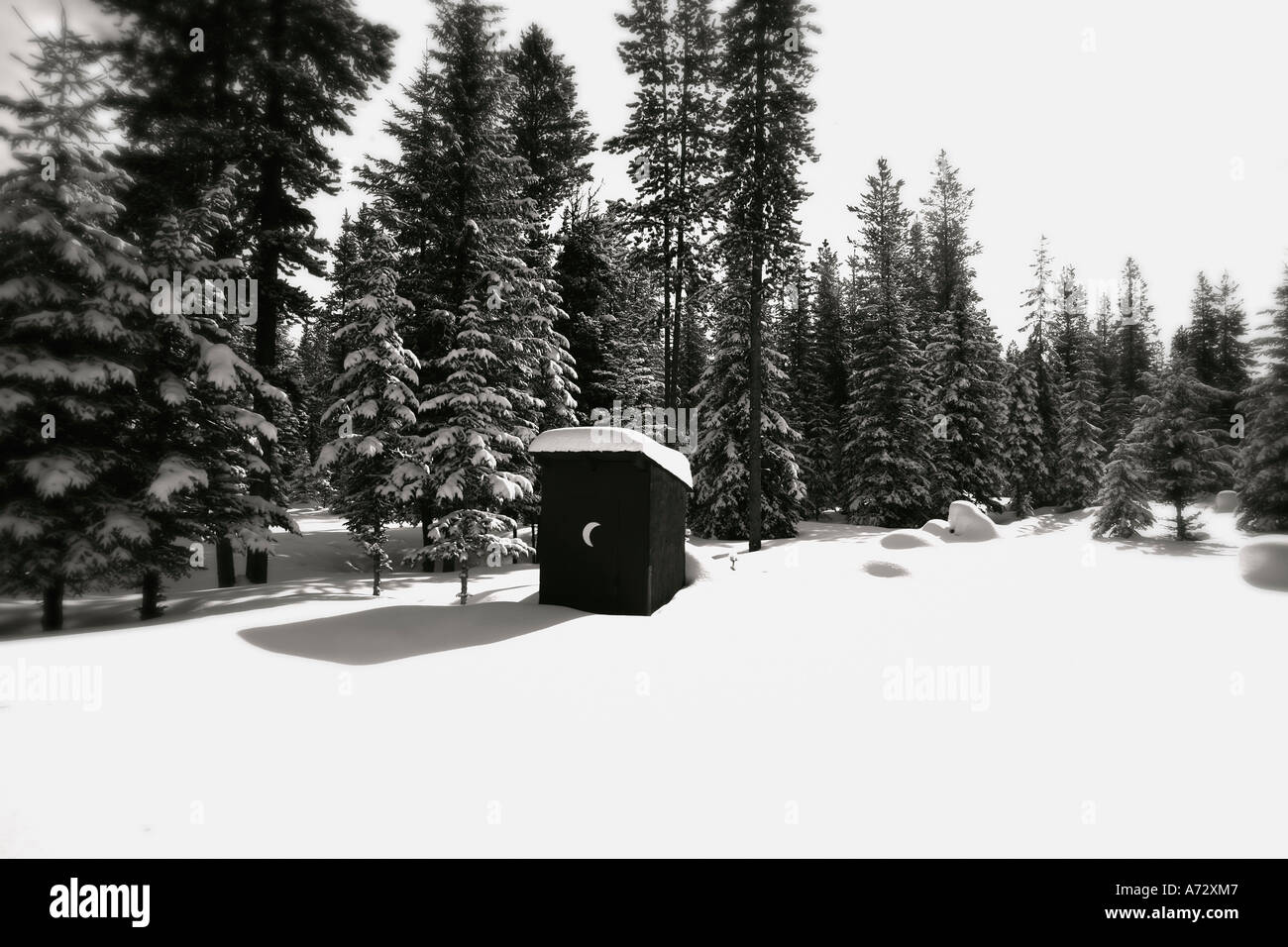 Cold winter outhouse in snow hi-res stock photography and images - Alamy