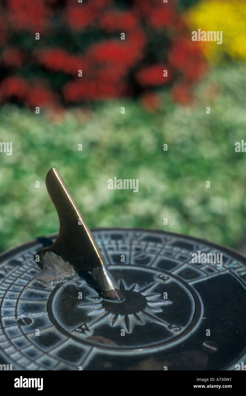 Roman sun dial hi-res stock photography and images - Alamy