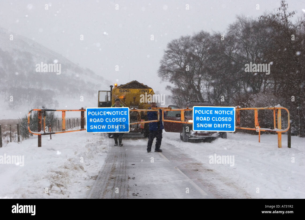Chained Snow gates & access road closed sign; A93 Braemar, Glenshee ...