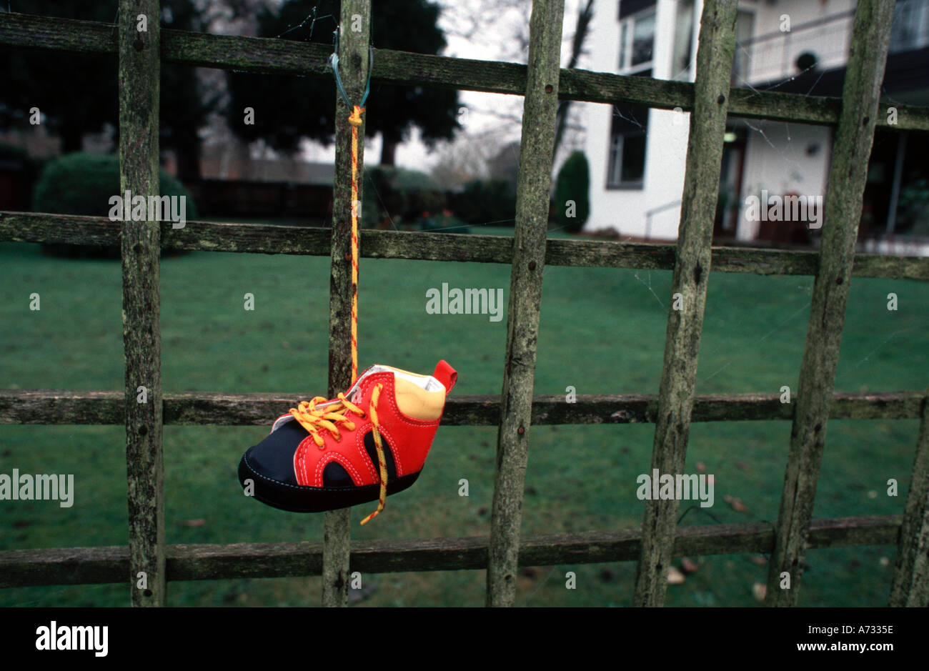 Lost fence hi-res stock photography and images - Alamy