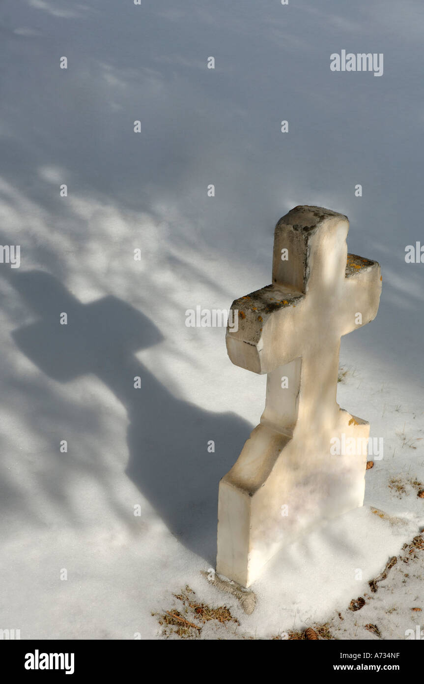 Cement Cross Tombstone High Resolution Stock Photography and Images - Alamy