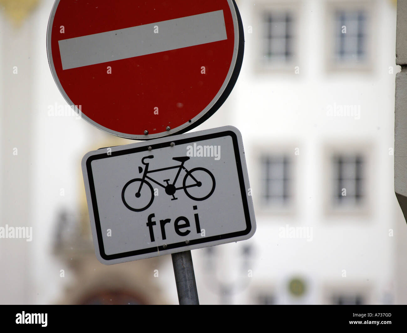 traffic signs no entry for vehicular traffic except bikes Stock Photo ...