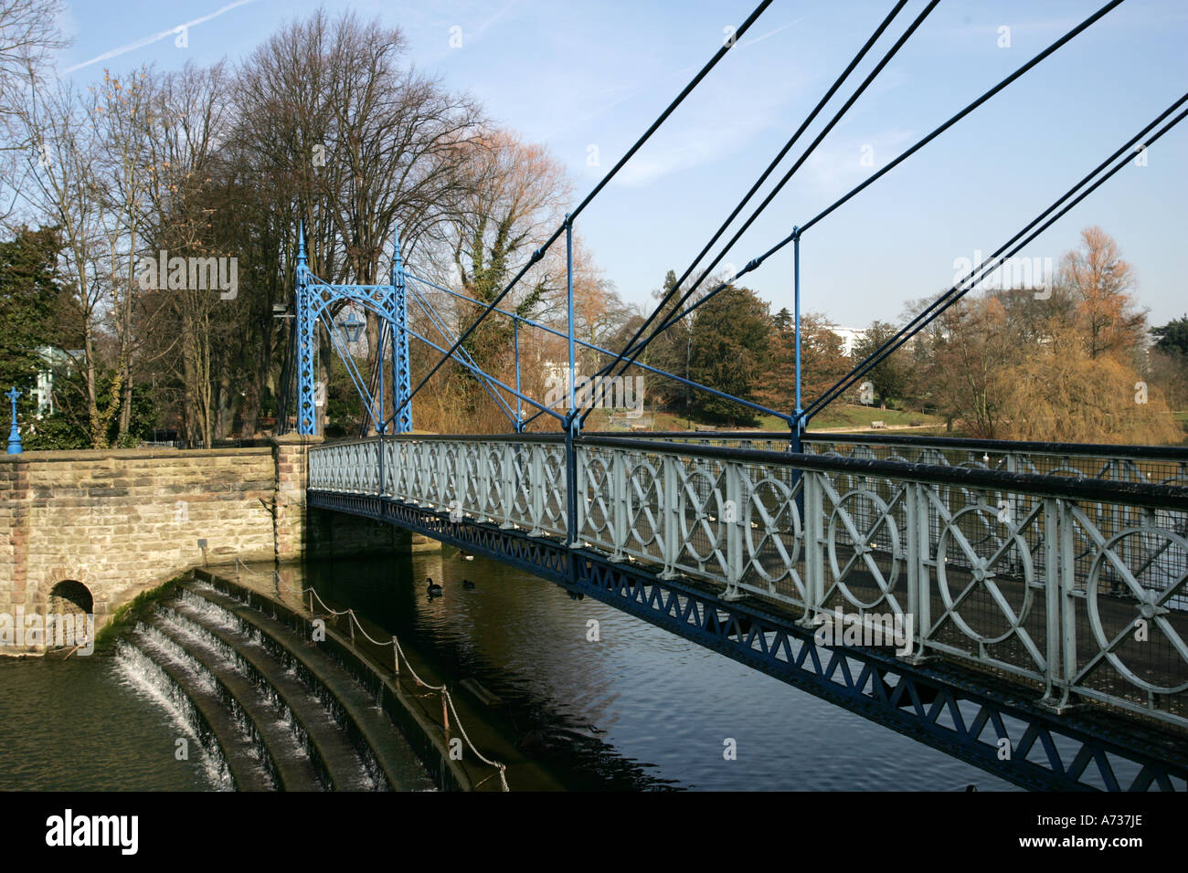 The Mill Suspension Bridge and weir at Royal Leamington Spa ...