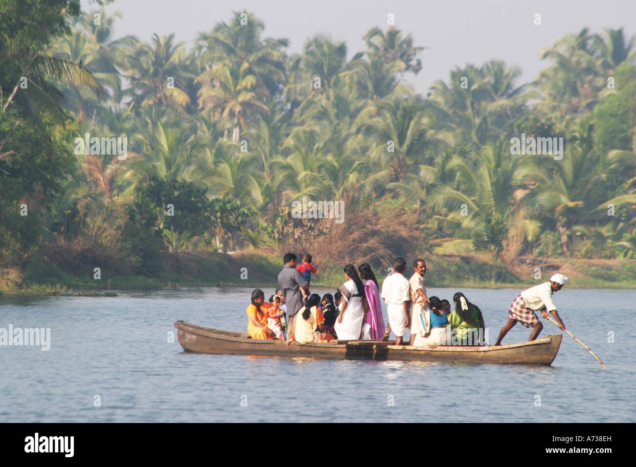 Lifestyle on water in the Kerala Backwaters Stock Photo - Alamy
