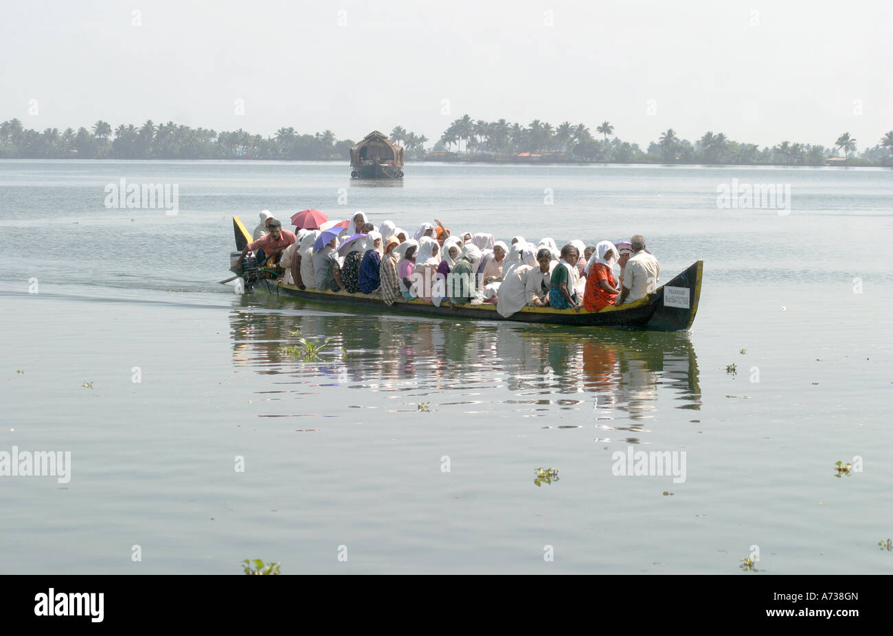 Lifestyle on water in the Kerala Backwaters Stock Photo - Alamy