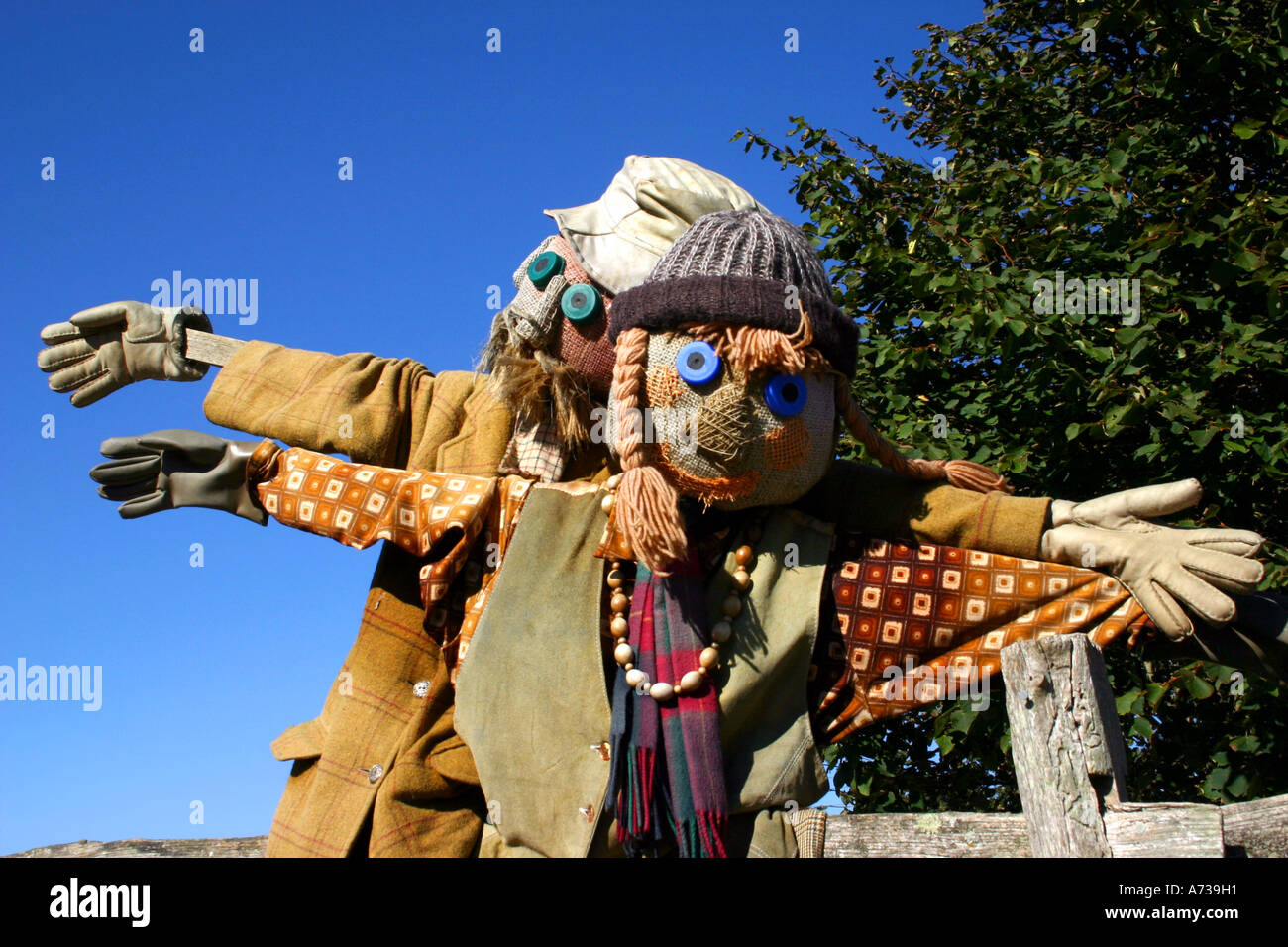 Two scarecrows hi-res stock photography and images - Alamy
