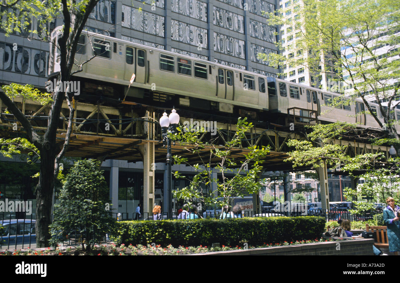 Downtown chicago elevated tracks hi-res stock photography and images ...