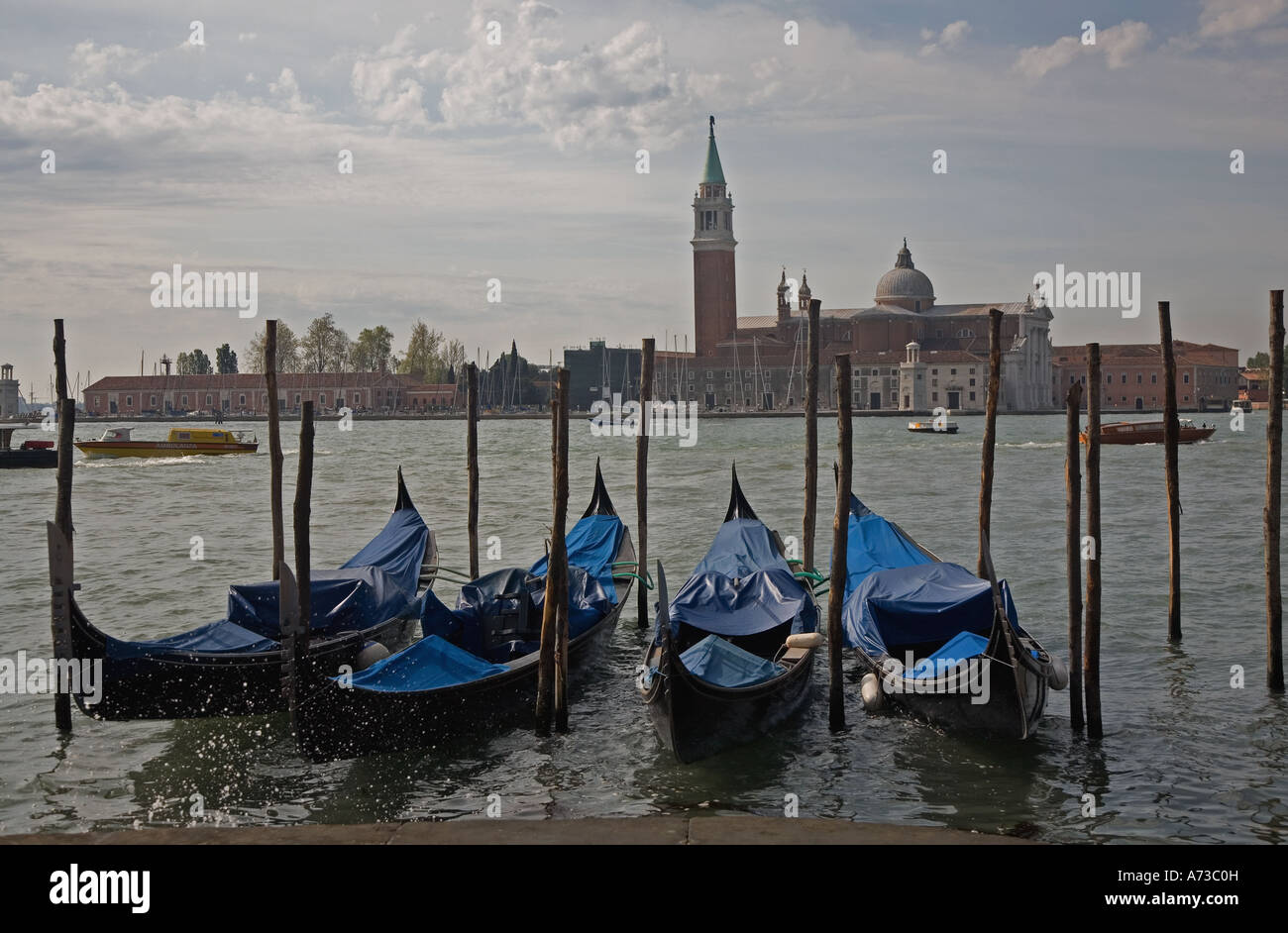 Moored Gondolas Venice basin Stock Photo - Alamy