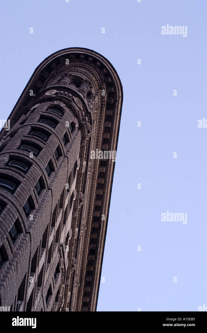 New York's Flatiron building during the Winter 03 snow storm Stock ...