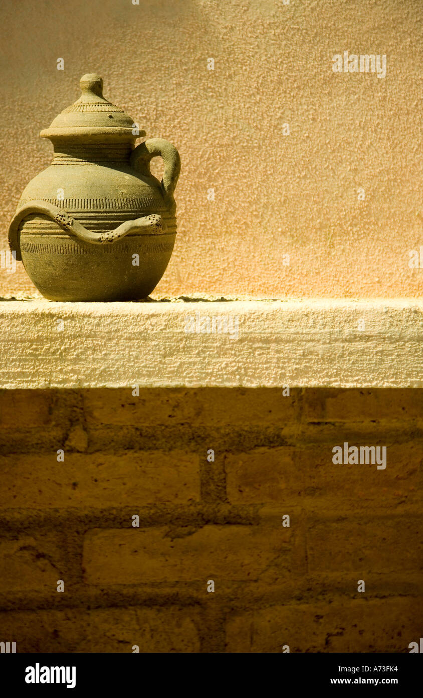 Mexican pottery artifacts hi-res stock photography and images - Alamy