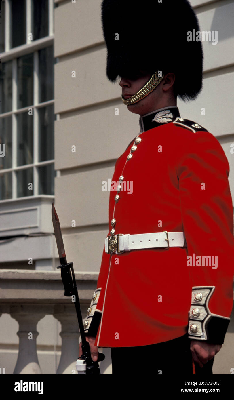 England, London. Tower of London guard Stock Photo - Alamy