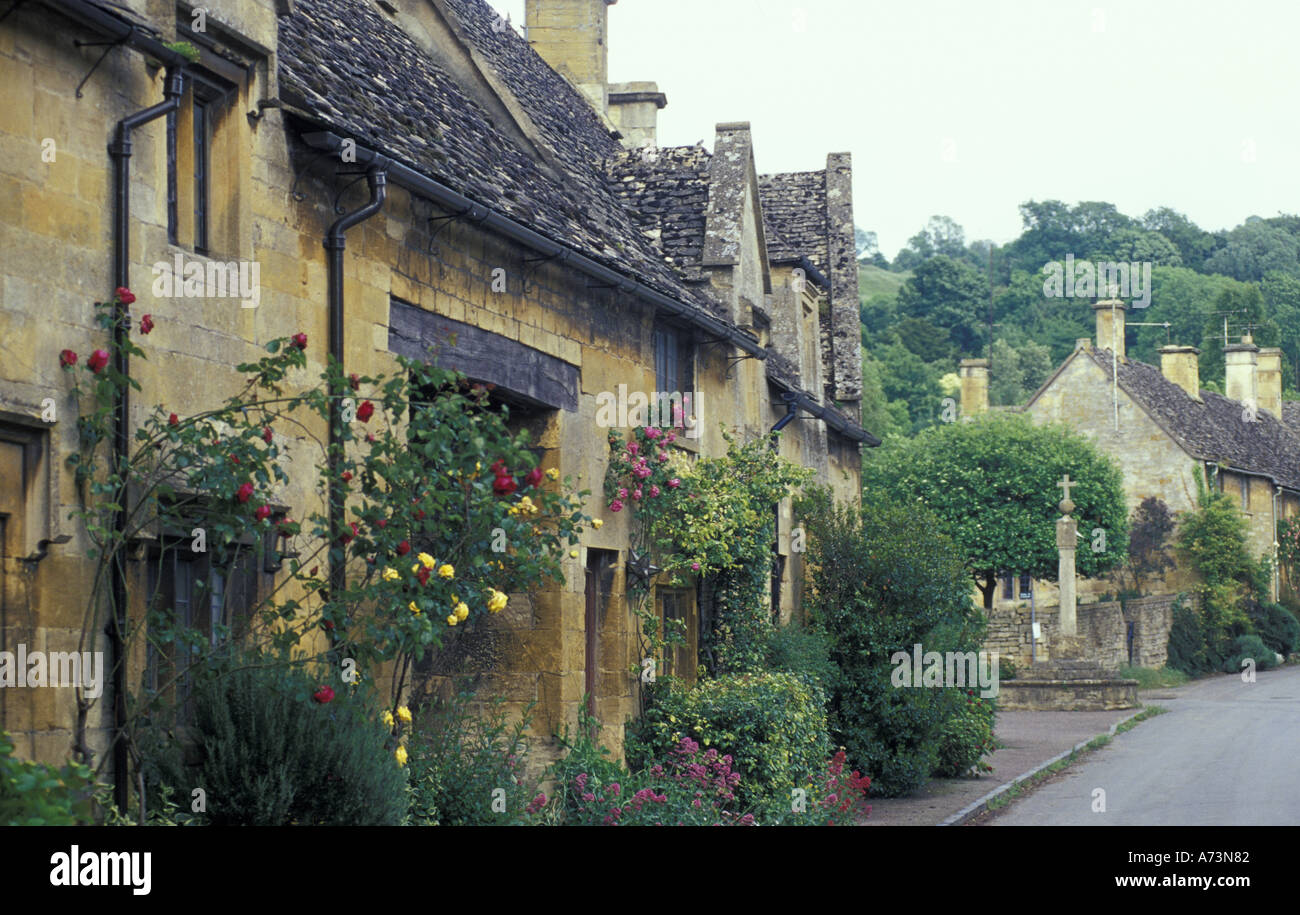 Snowshill village street hi-res stock photography and images - Alamy