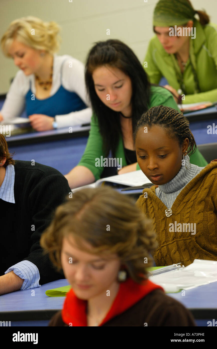 Lecture hall students vertical hi-res stock photography and images - Alamy