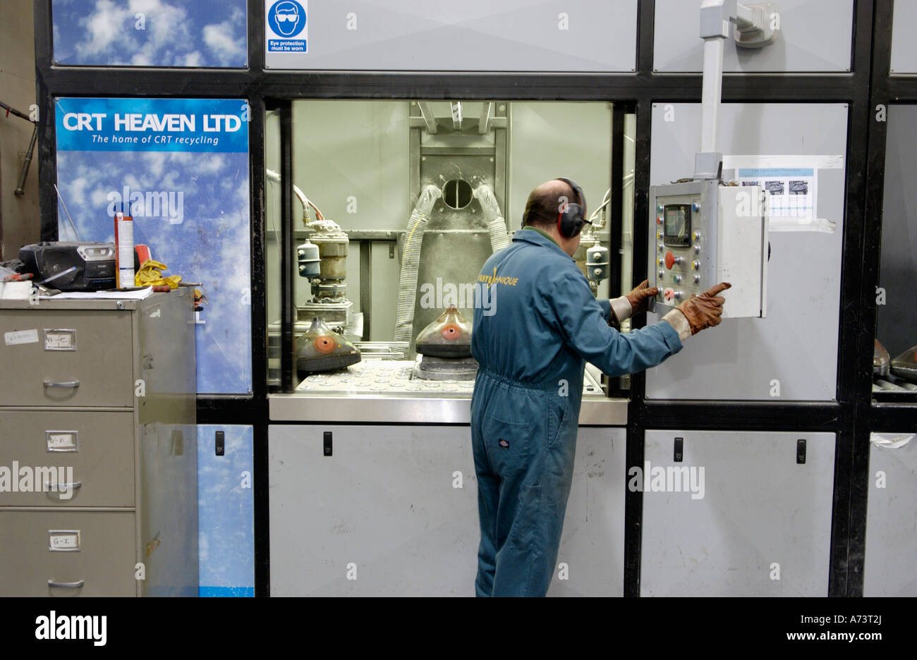 Cathode ray tube hi-res stock photography and images - Alamy