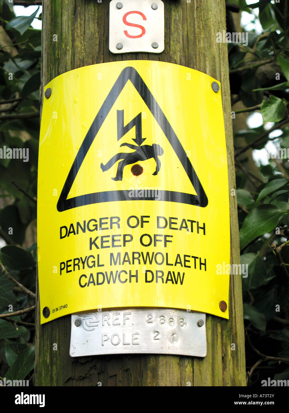 Danger death keep off sign hi-res stock photography and images - Alamy