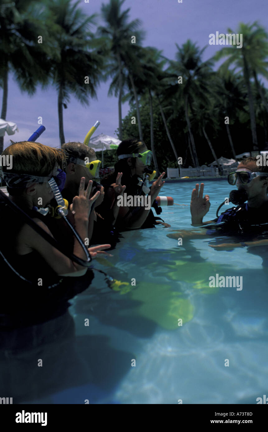 Scuba lessons kids hi-res stock photography and images - Alamy