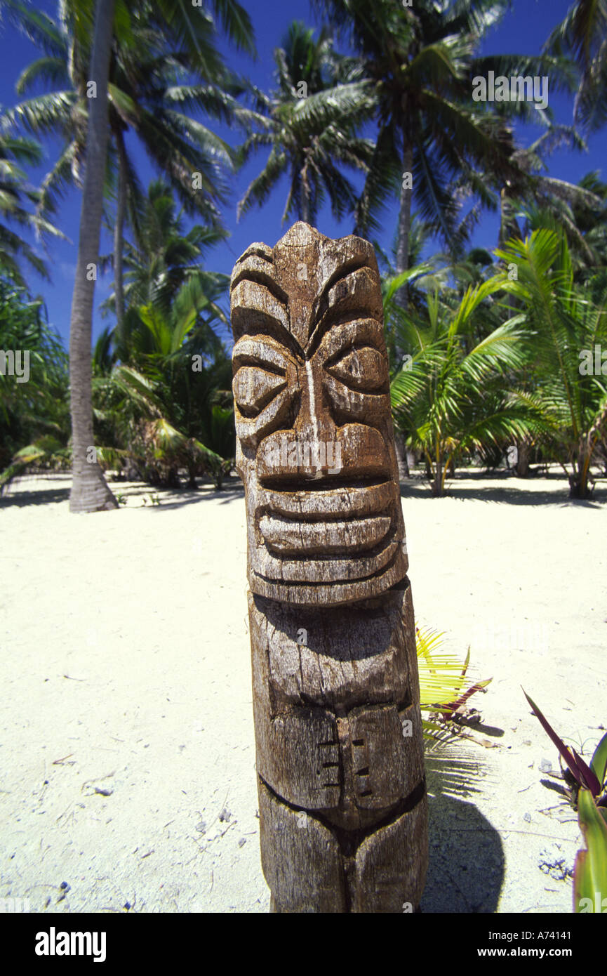 Tiki Rangiroa French Polynesia Stock Photo - Alamy
