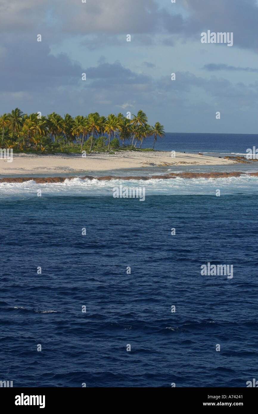 Puka Puka Taumotus Islands French Polynesia Stock Photo - Alamy
