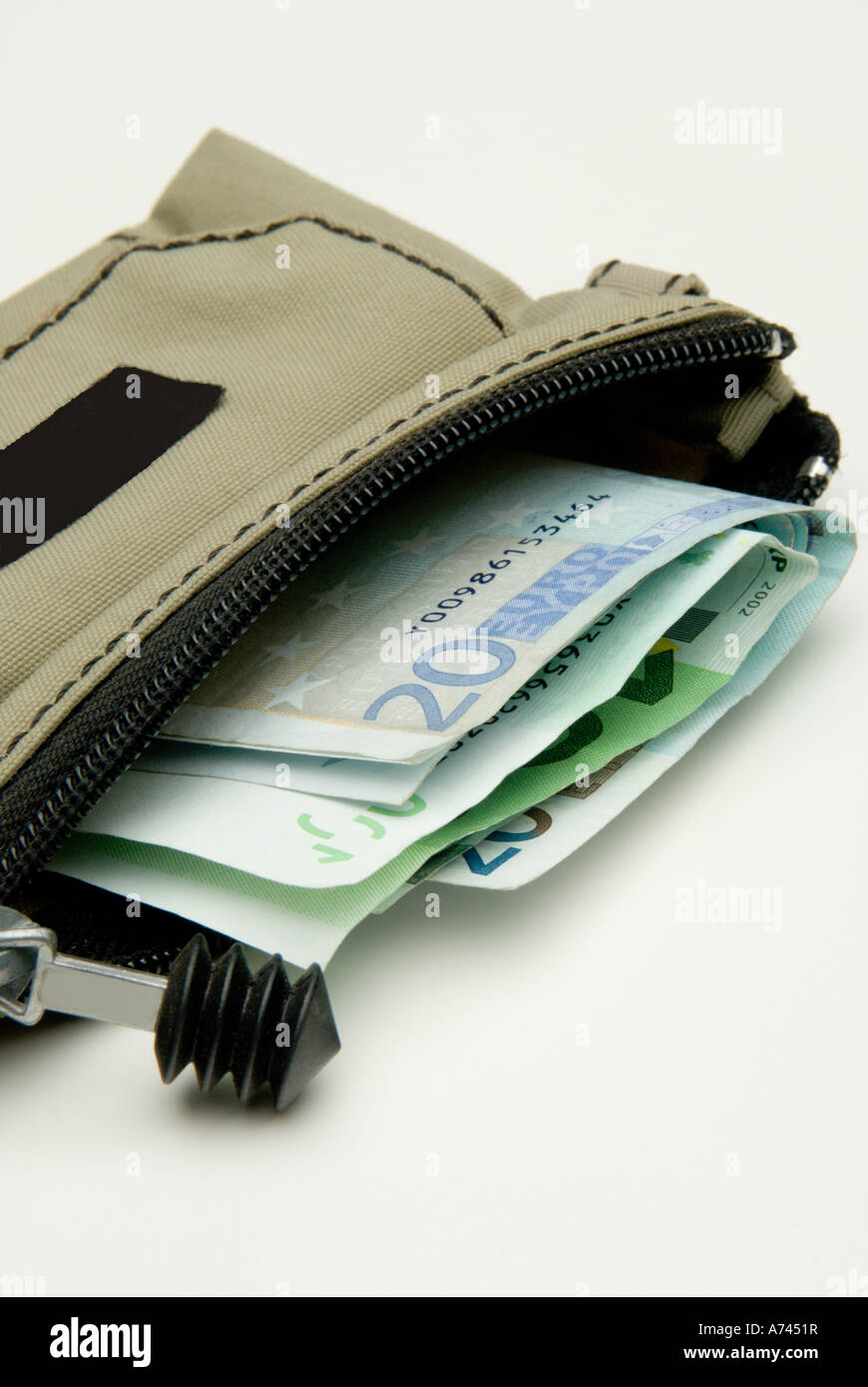 Money in wallets hi-res stock photography and images - Alamy