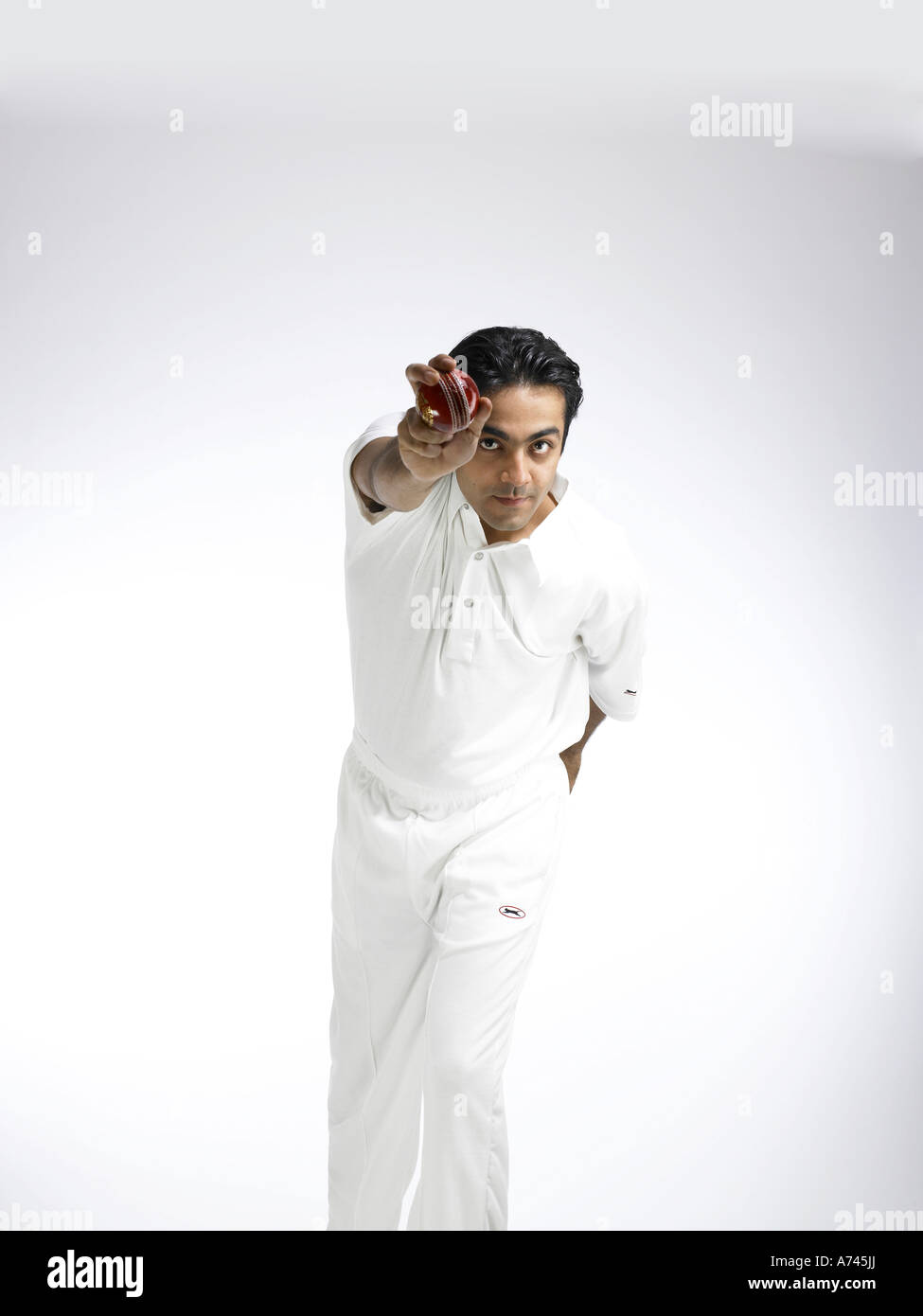 Cricket bowling bowler hi-res stock photography and images - Alamy