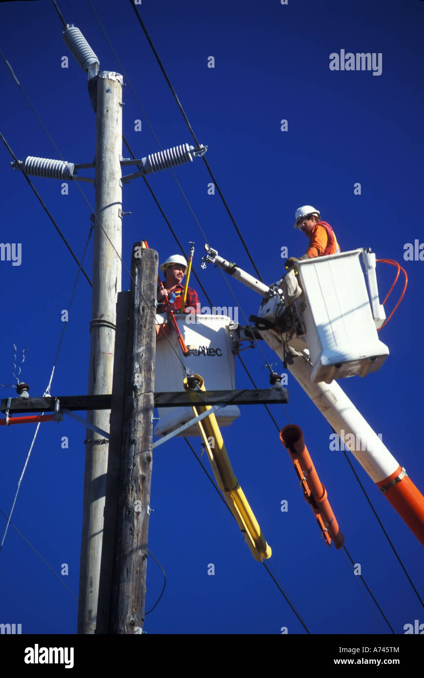 Hydro Lineman Stock Photos & Hydro Lineman Stock Images - Alamy