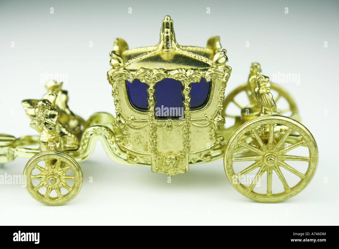 Gold carriage hi-res stock photography and images - Alamy