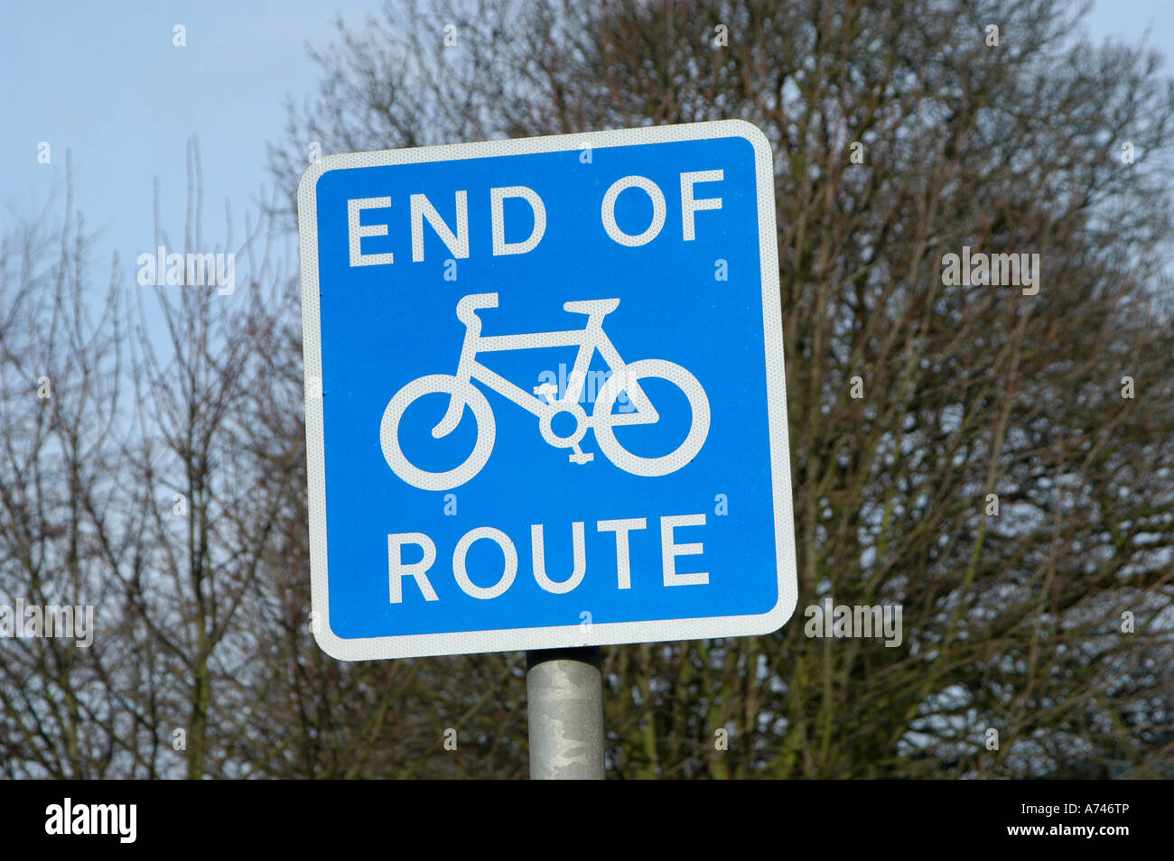 End of cycle route sign road sign in the uk Stock Photo - Alamy