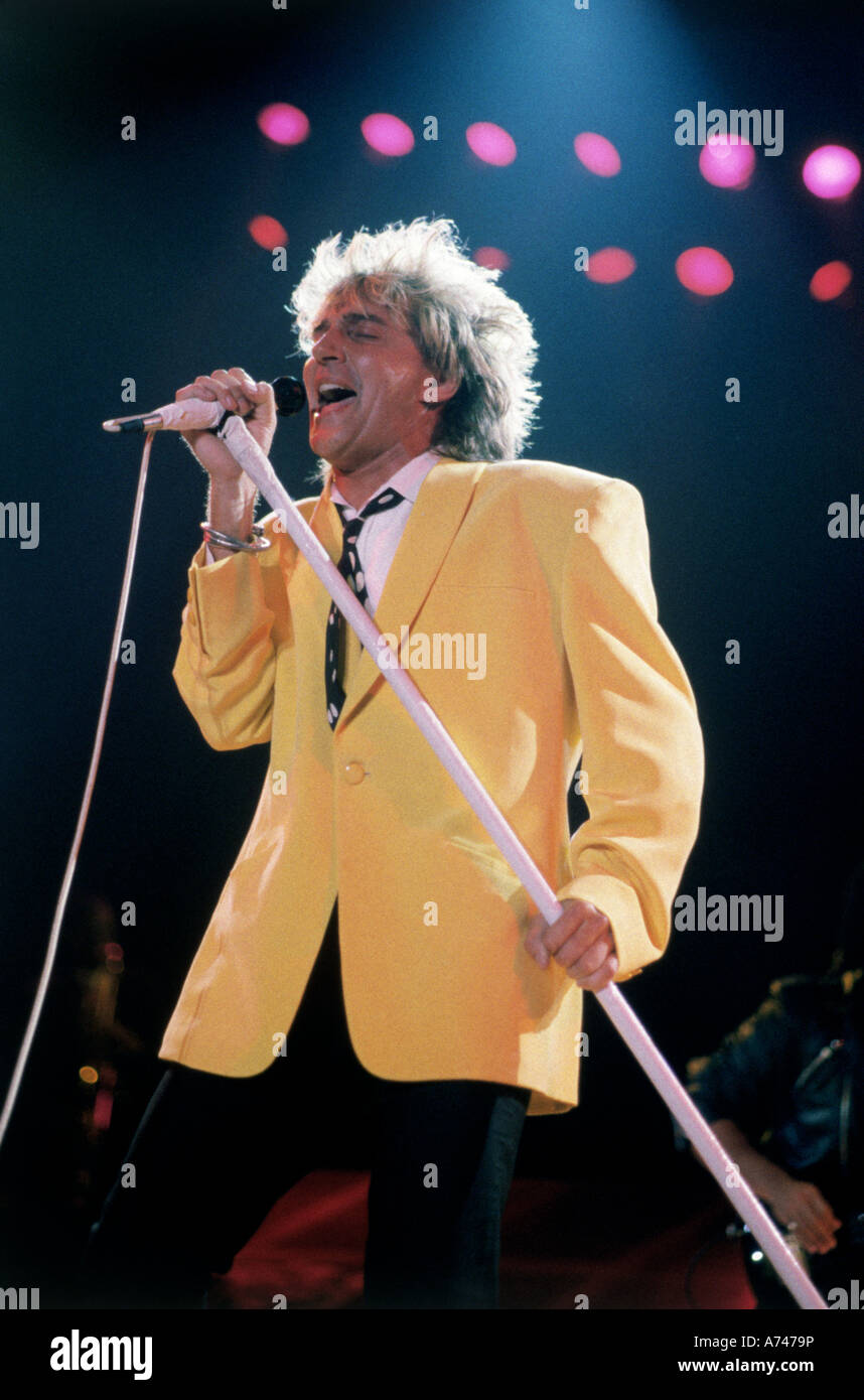 Rod stewart singer hi-res stock photography and images - Alamy