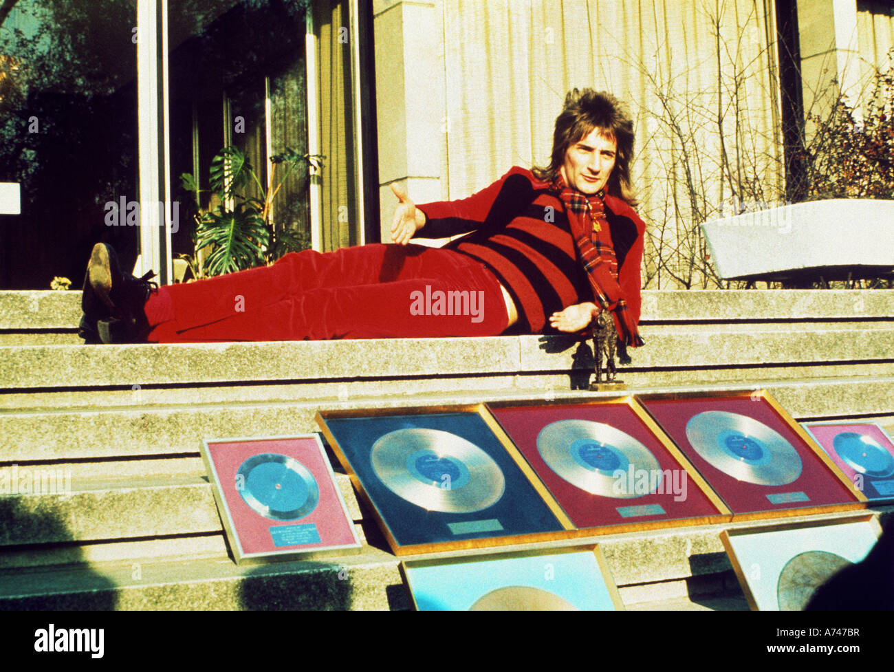 Rod stewart 1976 hi-res stock photography and images - Alamy