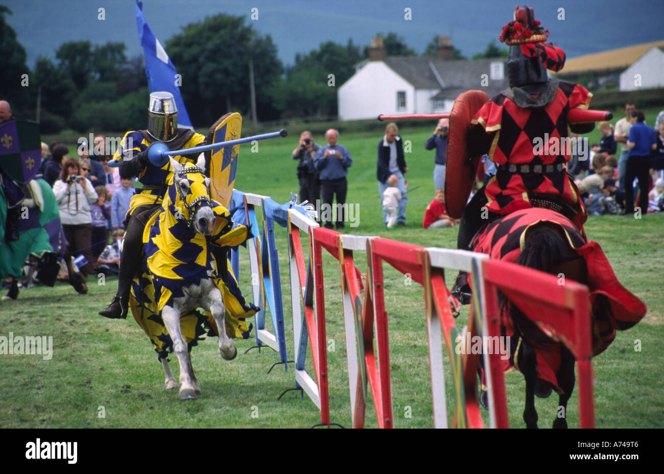 Knights jousting hi-res stock photography and images - Alamy