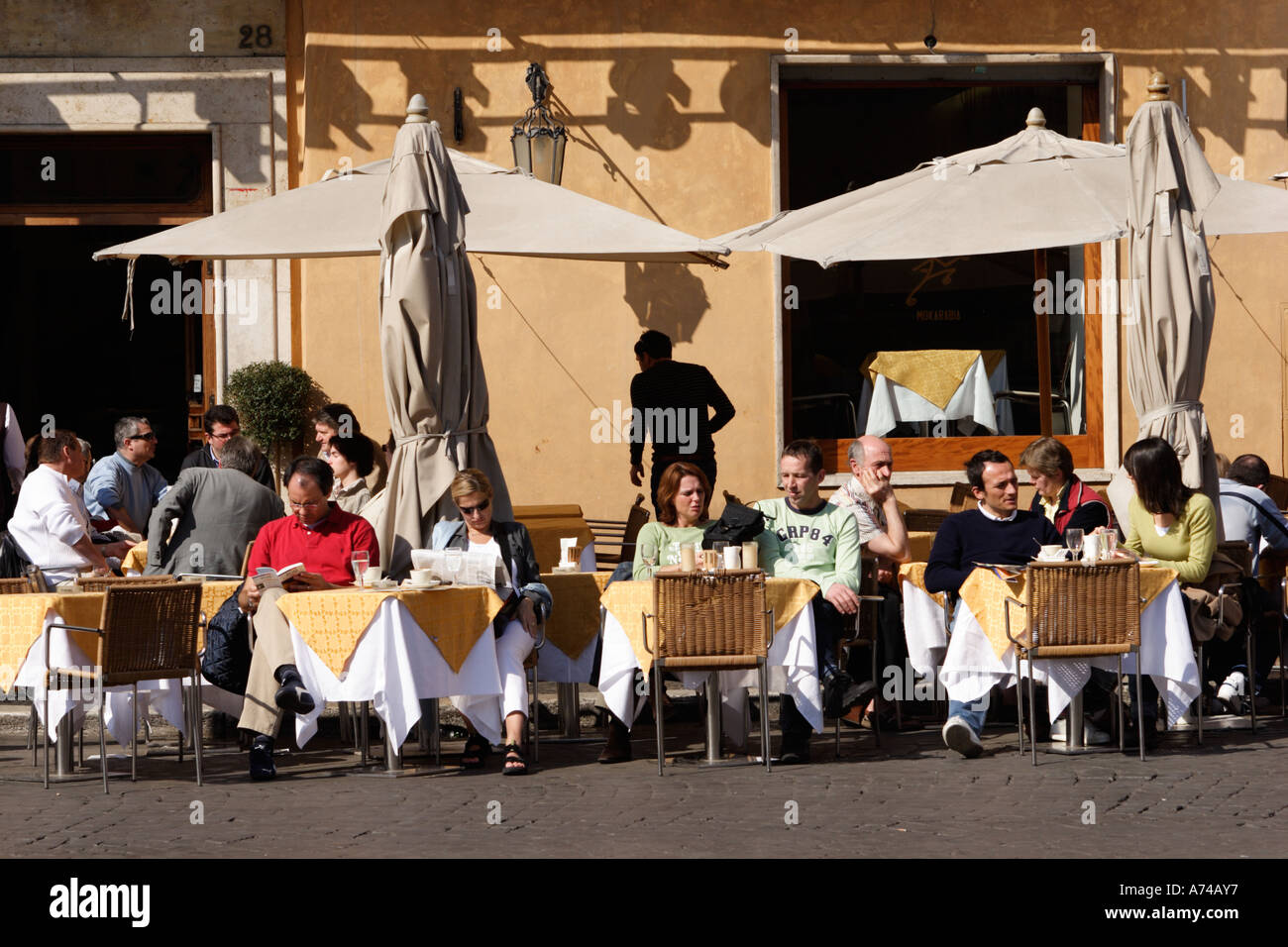 Outdoor cafe Piazza Navona Rome Italy Stock Photo - Alamy