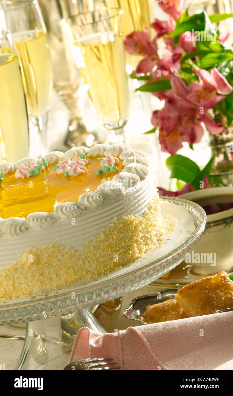 cake in table setting Stock Photo - Alamy