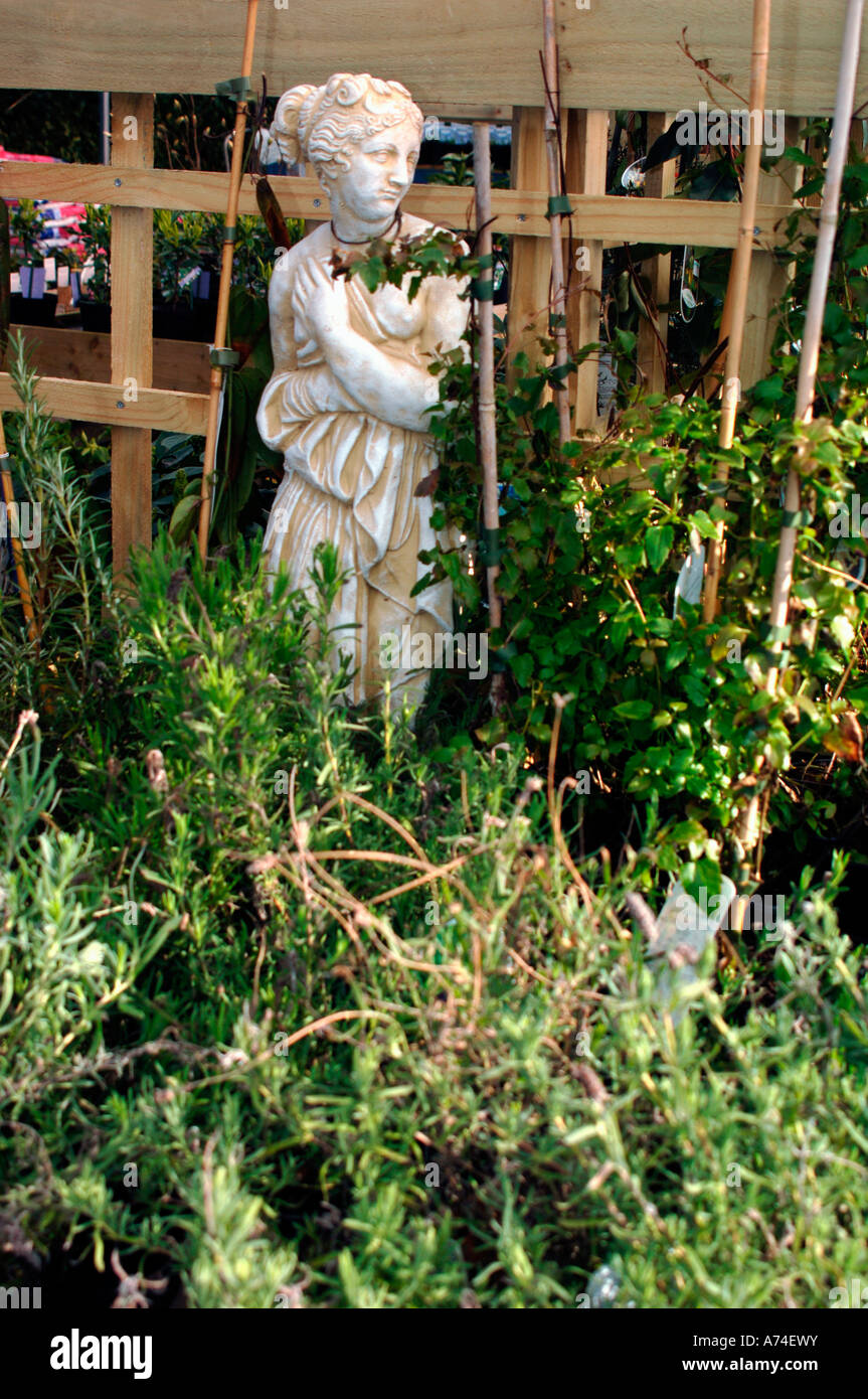 Still-Life Garden Statue Stock Photo - Alamy