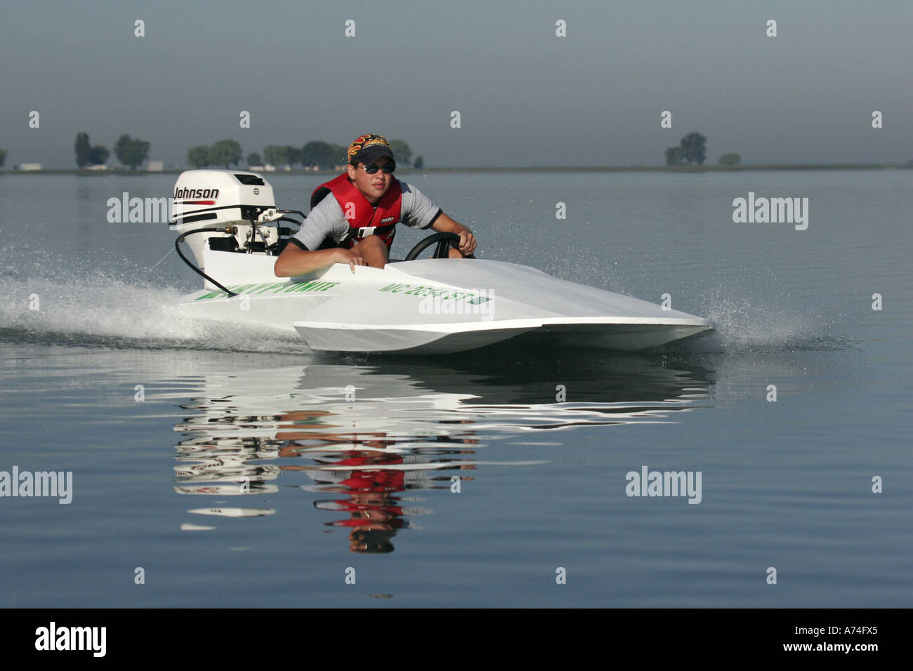Fast nautical hi-res stock photography and images - Alamy